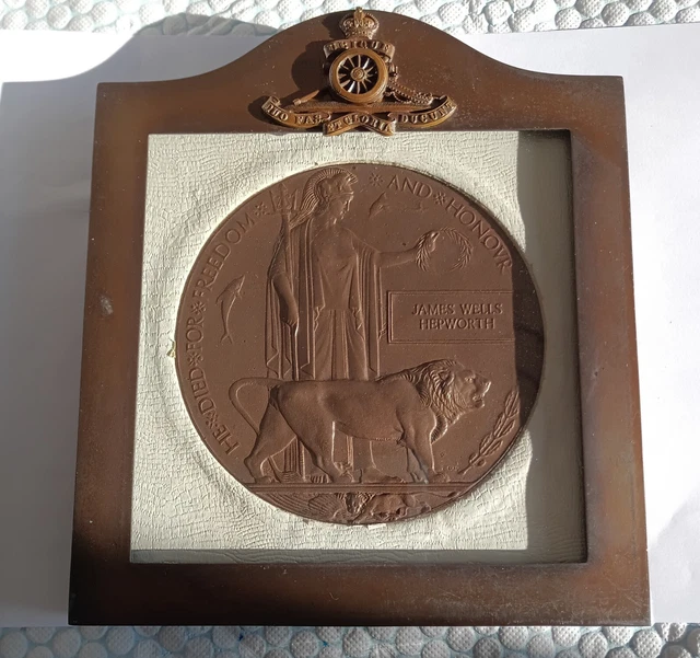 WW1 DEATH PLAQUE/PENNY +Original Frame+ Photos From British War Graves ...