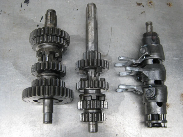 YAMAHA BIKE RD200DX gearbox Shafts and selector assembly £65.00 ...