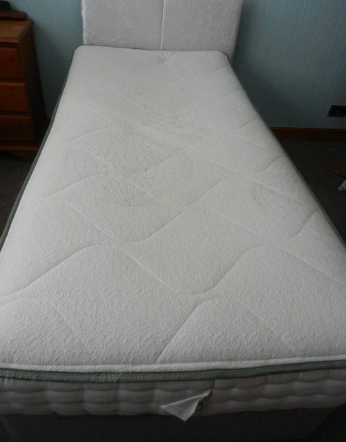 SINGLE DIVAN BED with Slumberland sprung mattress and Headboard used ...