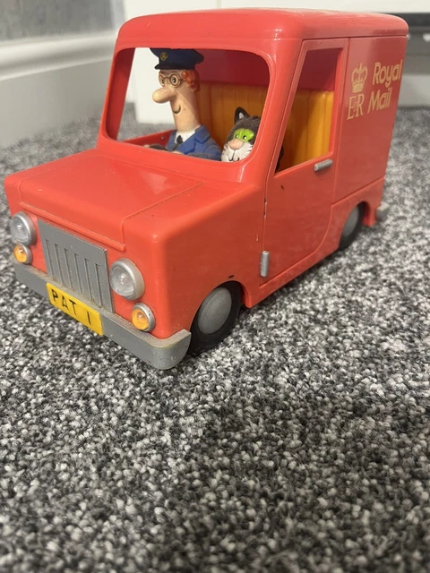 VINTAGE POSTMAN PAT And Jess In Red Van Circa 2002 £4.25 - PicClick UK
