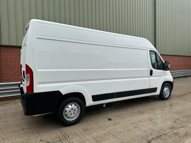 PEUGEOT BOXER 335 Professional L3H2 BHDI LWB 2071 71 Plate £16,558.80 ...