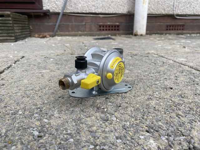 TRUMA PRESSURE REGULATOR With Test Point For Caravans And Motorhomes £ ...