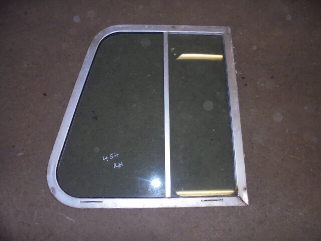 FOR INTERNATIONAL 454 RH CAB SIDE SLIDING WINDOW & FRAME £90.00 ...
