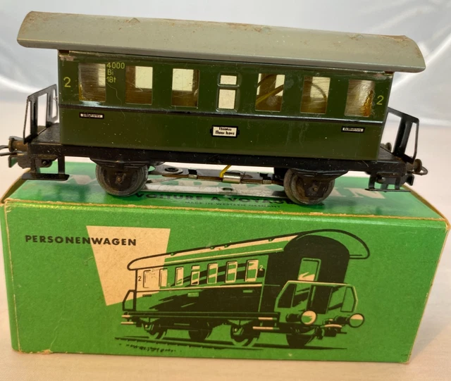 MARKLIN HO 4000 All 2nd class 4 wheel passenger coach, lighting pick up ...