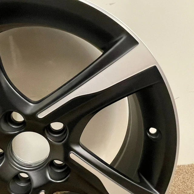VOLVO V40 R-DESIGN Diamond Cut 17" Alloy Wheel Rim 31423521 Genuine £ ...