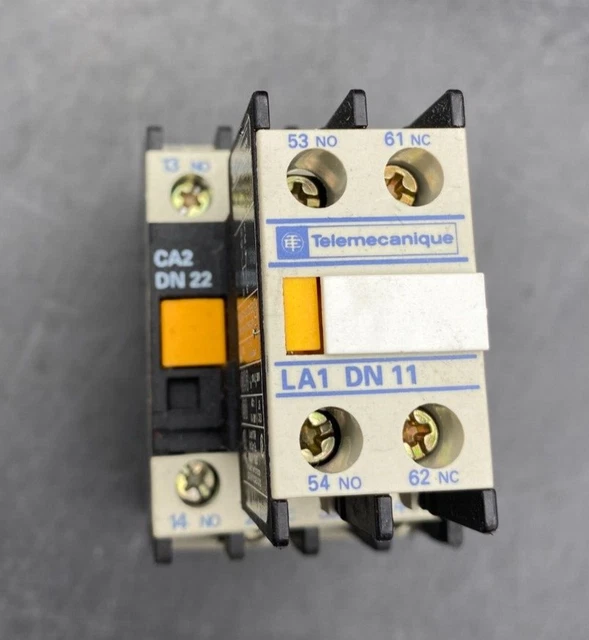 LOT DE TELEMECANIQUE 2 x CA2DN22 + 3 x CA2DN22 + LA1DN11 CONTACTEUR ...