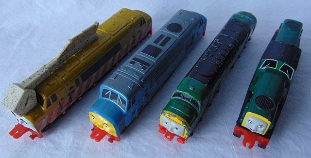 4 VINTAGE ERTL Thomas The Tank Engine Friends D199 D261 Derek Diesel ...
