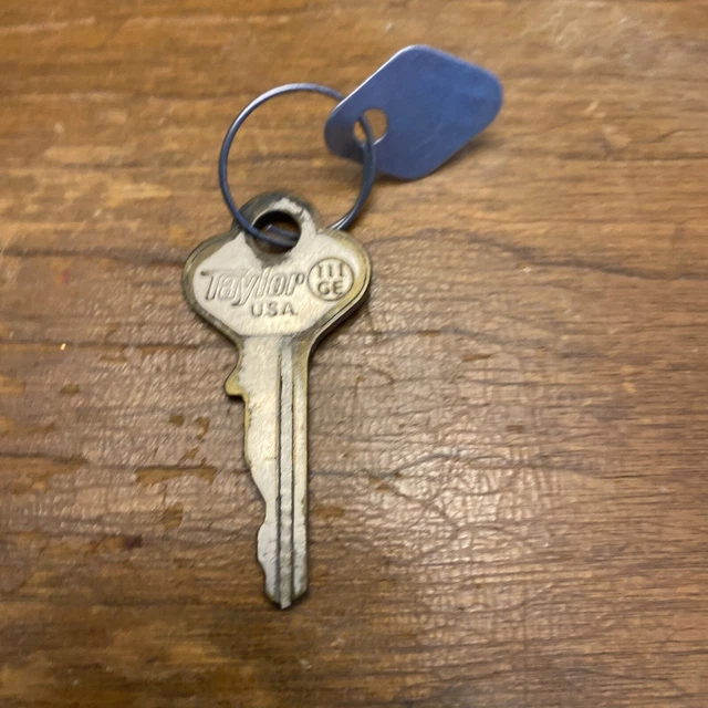 VINTAGE TAYLOR KEY 111GE Destroy Tag Tag T7 $9.99 - PicClick