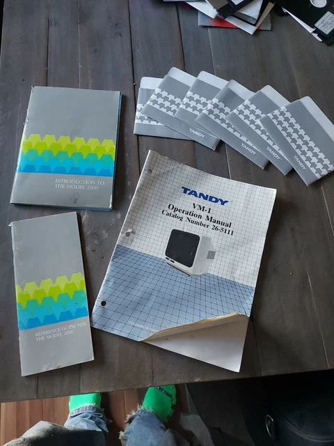 TANDY TRS-80 MODEL 2000 Manuals And Floppy Disk Covers $20.00 - PicClick CA