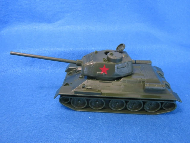 CLASSIC TOY SOLDIERS WWII Russian T-34/85 Tank 1:32, hard plastic £11. ...