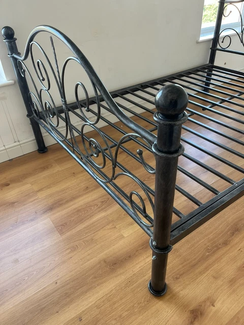 METAL BED FRAME (Double) £1.16 - PicClick UK