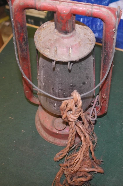 VINTAGE CHALWYN PILOT Paraffin Oil Hurricane Lamp Storm Lantern RED £39 ...