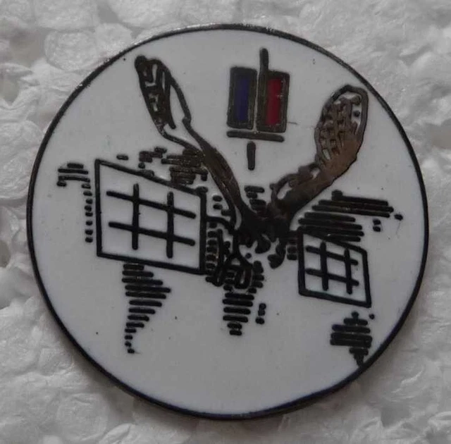 PIN'S MILITAIRE DE La Direction Du Renseignement Militaire (Drm) EUR 7 ...