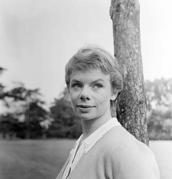 ACTRESS JILL BENNETT in 1955 1950s OLD PHOTO 5 $8.50 - PicClick AU