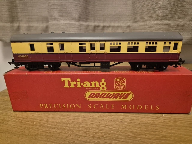 TRI-ANG R.28 BR Main Line Brake 3rd Coach. OO Gauge £6.31 - PicClick UK