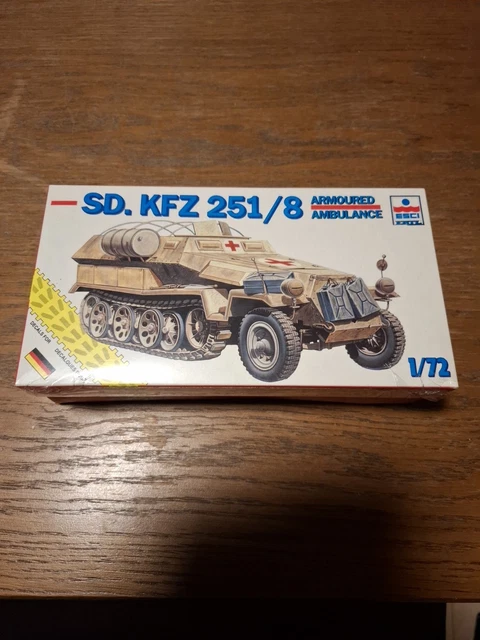 ESCI 1:72 8347 Sd Kfz 251/8 Armoured Ambulance EUR 10,00 - PicClick DE