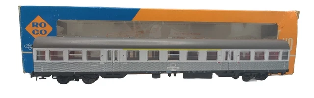 ROCO HO GAUGE 4266 4-Achser Commuter Car 1st 2nd Class Silberling DB ...