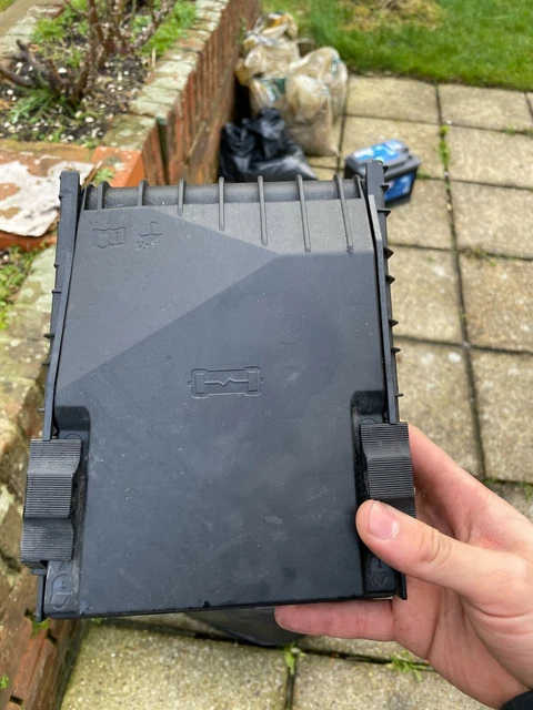 AUDI A3 8P Engine Bay Fuse Box Cover Lid 1K0937132F £13.00 - PicClick UK