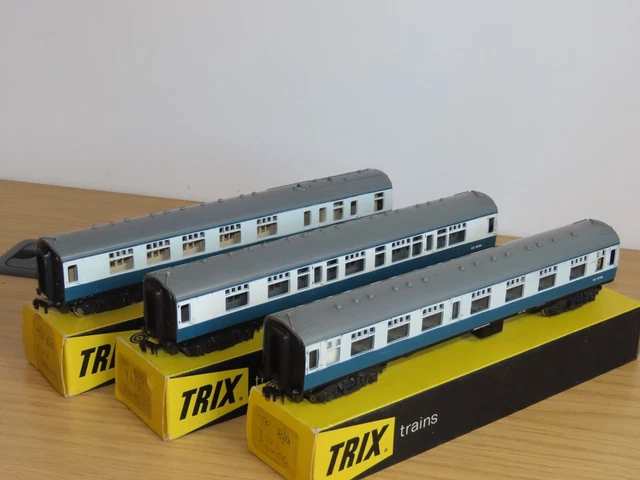 BT261: TRIX / Liliput BR Mk1 Grey / Blue Coaches NE 51970 & NE 59766 x ...