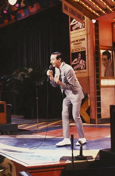 PEE WEE HERMAN during the monologue on SNL 1985 Old Tv Photo 2 £5.69 ...