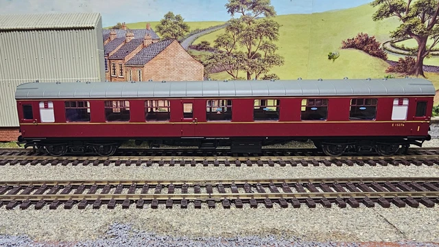 R40509 HORNBY BR Mk1 Coach CK (Composite Corridor) Eastern Region BR ...