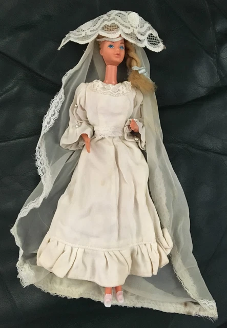 BARBIE KISSING BRIDE TNT PTR 1979 Superstar Shoulder Taiwan Pushbutton ...