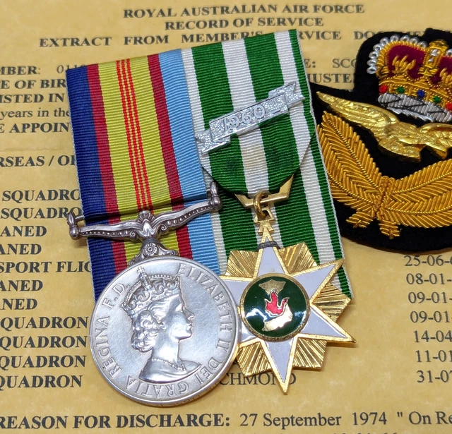 ROYAL AUSTRALIAN AIR Force Vietnam War medals badge A110231 Flying ...