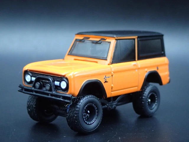 1967 67 FORD BRONCO 4X4 Hors-Piste 1:64 Miniature de Collection Diorama ...
