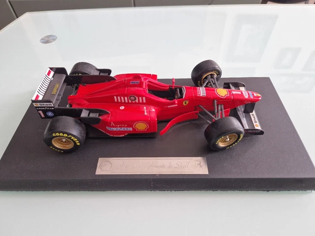 RARE VOITURE DE COURSE 1:20 FERRARI F310 F1 " Avec les compliments de ...