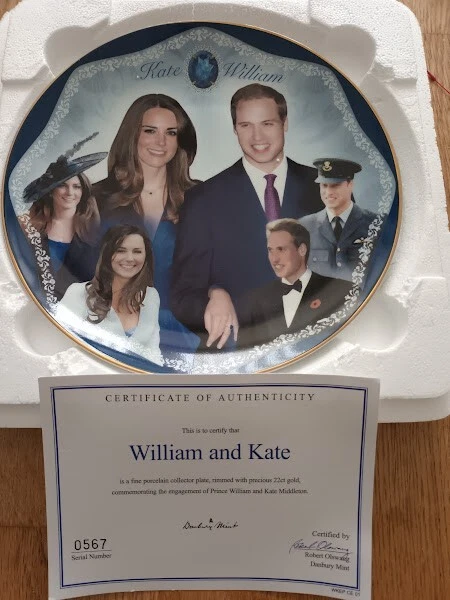 THE ROYAL FAMILY Prince William and Kate Middleton Engagement Plate EUR ...
