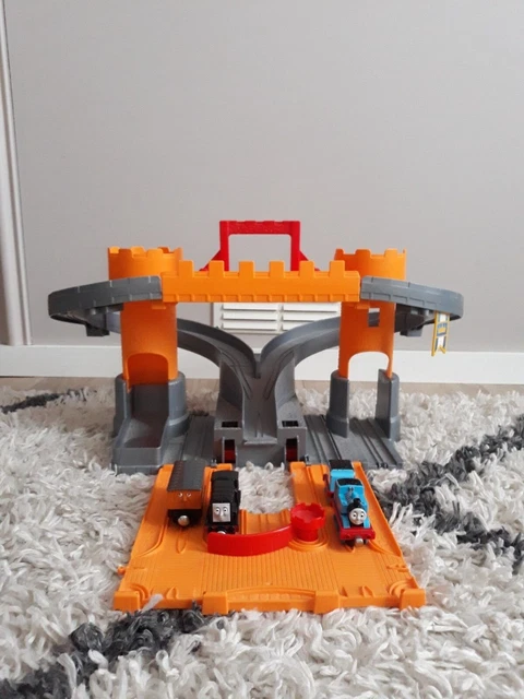 THOMAS THE TANK Engine Take N Play Adventure Castle Playset 3 trains ...