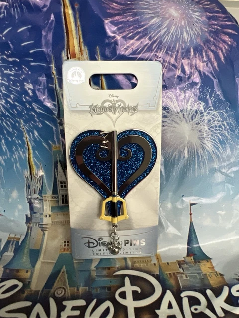 2026 DISNEY PARKS Kingdom Hearts Kingdom Key Keyblade LE Pin IN HAND £ ...