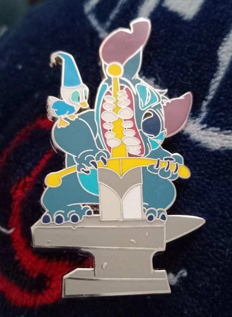 DISNEY LILO DISNEYLAND Paris Sword In The Stone Pin £9.04 - PicClick UK