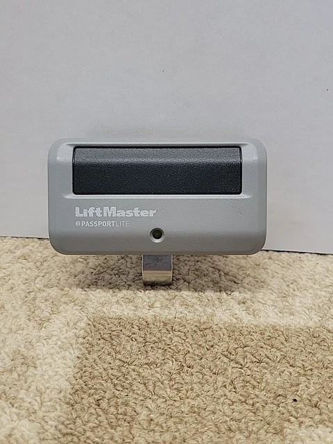 LIFTMASTER PPLV1 SECURITY+ 2.0 Passport LITE 1-Button Remote Control £ ...