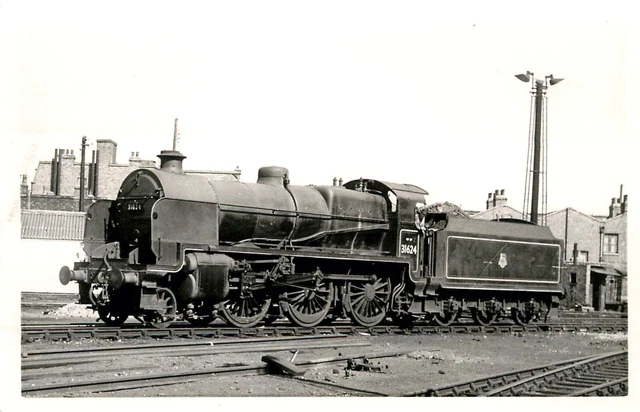 B & W Photo - Br Loco 31624 - 14X9 Cm £2.95 - PicClick UK