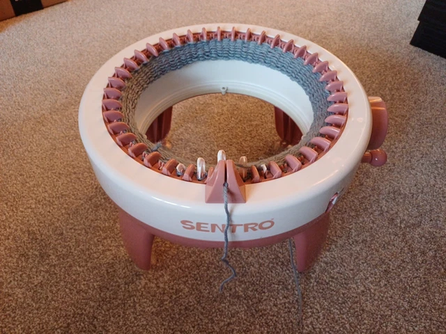 SENTRO KNITTING MACHINE Craft Project 40 Needle Hand Knitting Machine £ ...