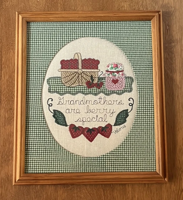 VINTAGE VALORIE'S FOLK Art Strawberries Applique Grandmothers Are Berry ...