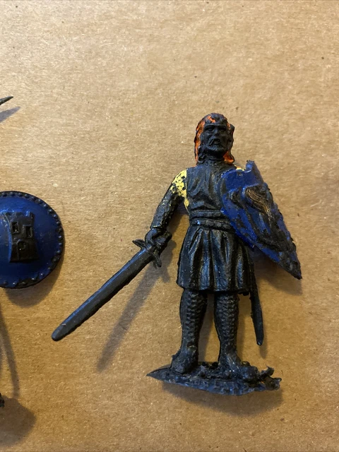 VINTAGE TOYS SOLDIERS Greek War Men Sword & Shield Black Armour Plastic ...