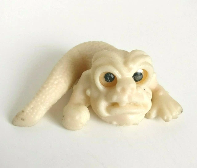 BABY BOGLINS FLOP Finger Puppet Boglin Flop Glow In The Dark 2nd Series ...