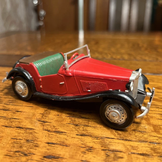 VINTAGE 1:32 GOWLAND & Gowland M.G. T.D. Plastic Model Kit Old Built £ ...