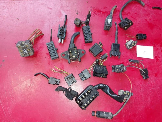 20 PLUG SOCKET Housing Rundsteckhuelse Porsche Mercedes W126 R107 W123 ...