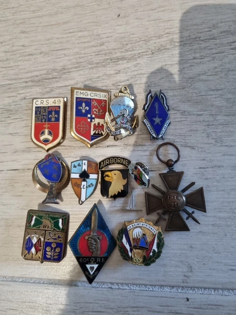 LOT 54. 12 Insignes militaire toute époque EUR 90,00 - PicClick FR