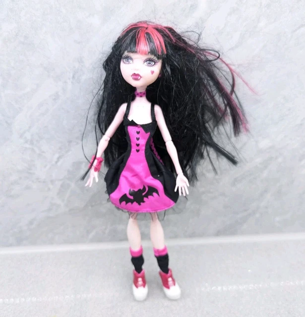 MONSTER HIGH DRACULAURA Die-ner Doll Black & Pink 🖤🩷 £21.51 - PicClick UK