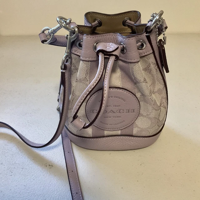 SAC SEAU COACH Mini Dempsey Signature Jacquard avec bande et patch ...