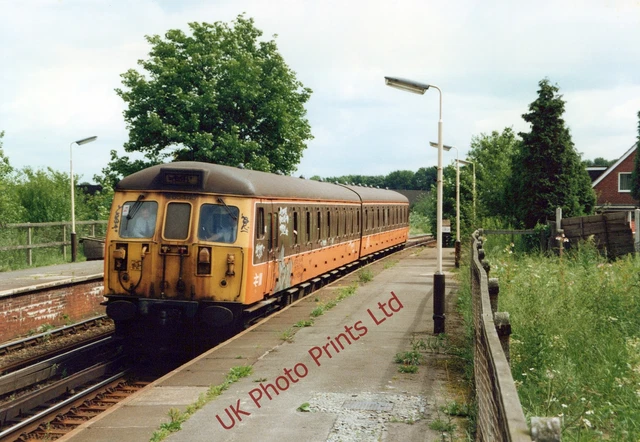 RAILWAY PHOTO 12X8 Class 504 EMU arrives at Whitefield Station c1991 £6 ...