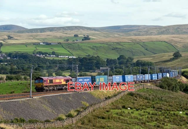 PHOTO CLASS 66 Loco 66106 At Greenholme Diesel Loco 66106 Heads A ...