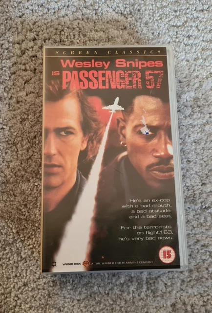 PASSENGER 57 CLASSIC VHS Video Cassette Tape **Wesley Snipes** £3.50 ...