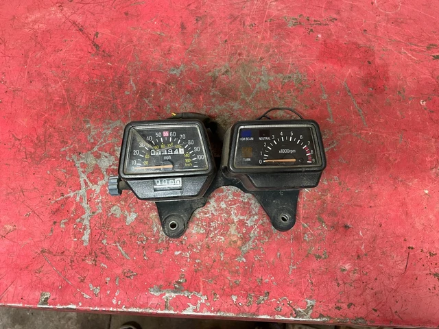 1984 YAMAHA XT600 Speedometer Tachometer Instrument Panel Gauge Bracket ...