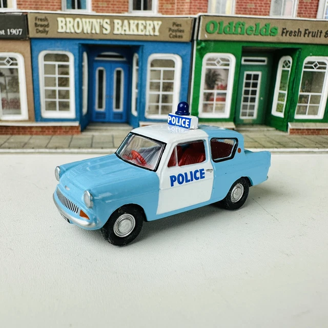 OXFORD DIECAST 1:76 OO Railway Scale Ford Anglia Police Car Model £9.95 ...