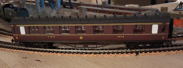 AIRFIX LMS MAROON 1st/3rd Class Composite Coach - No.3935 - 54202-1 ...